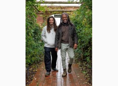 Gardenforum News - Around the Country - David Austin Roses donates £ ...