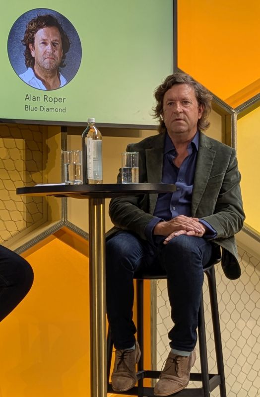 Gardenforum News - People - Alan Roper is not thinking about succession
