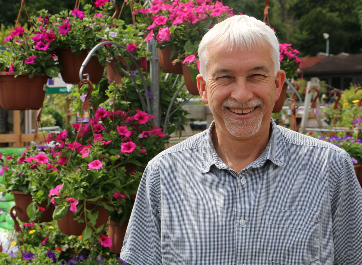 Gardenforum News - People - Colin Dale announces his retirement from ...