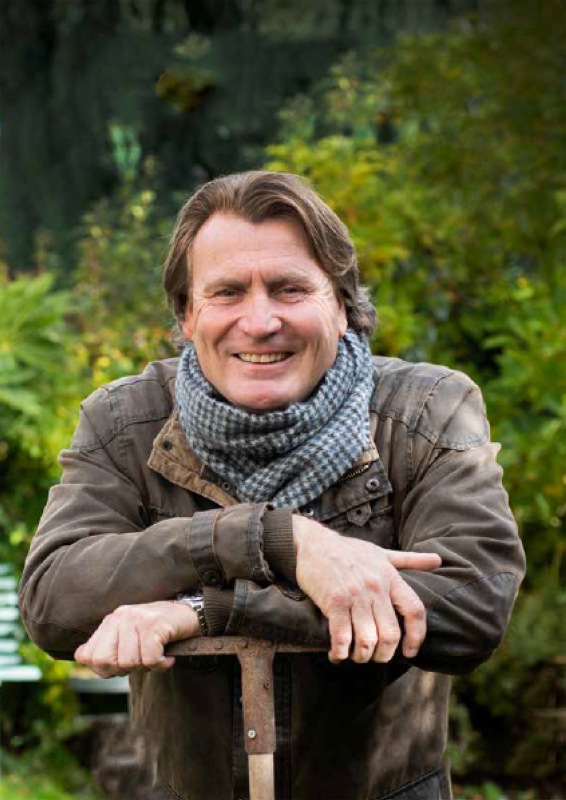 Gardenforum News - People - David Domoney is appointed Garden Bird ...