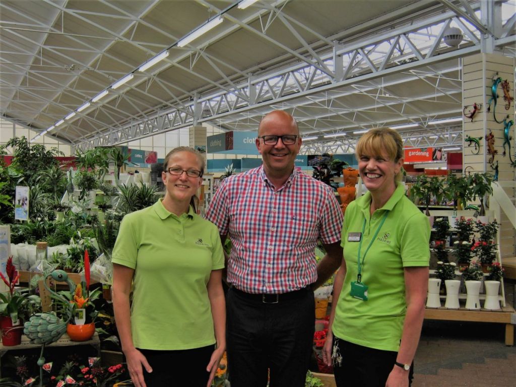 Gardenforum News - People - Staff at Haskins Garden Centre in Ferndown ...