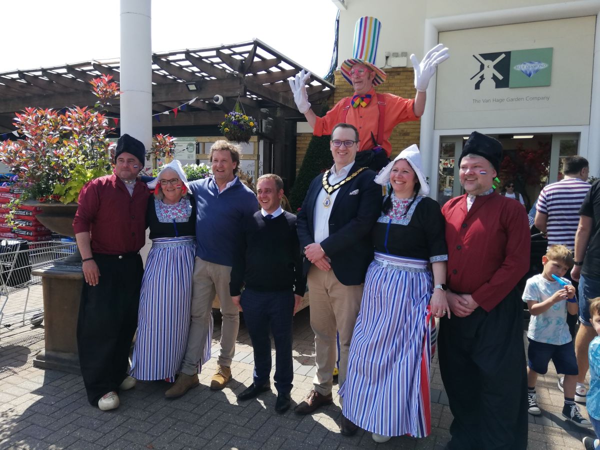 Gardenforum News - Services - The windmill turns again at Van Hage
