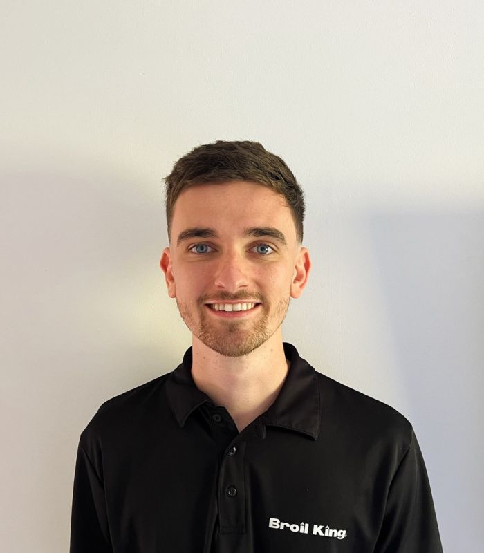 Gardenforum News - People - Promotion for Broil King employee