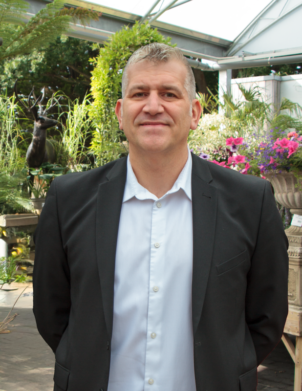 Gardenforum News - People - Notcutts announce the return of Mark ...