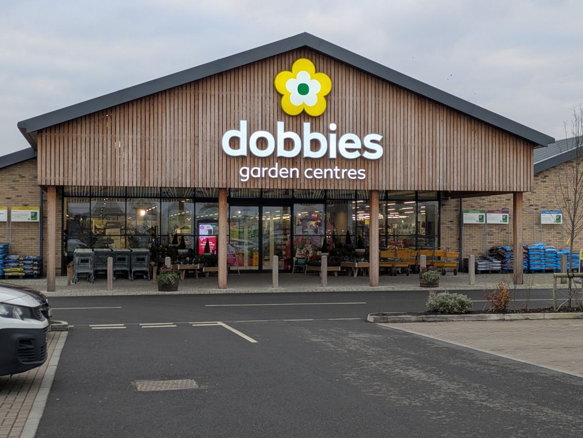 Gardenforum News - Company - Dobbies closes 3 more garden centres