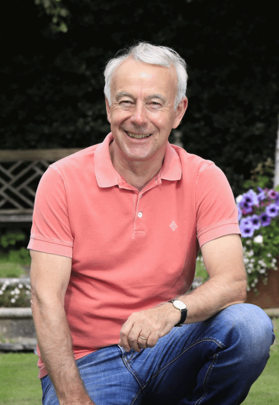 Gardenforum News - People - MBE for Richard Jackson