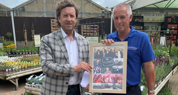 Gardenforum News - People - Steve Nicholls recognised for 25 years of ...