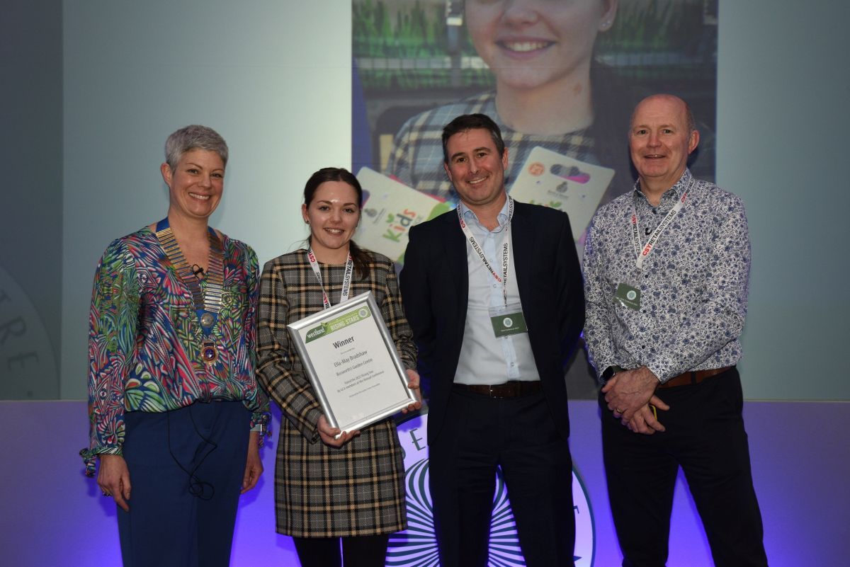 Gardenforum News - People - Ella is crowned Rising Stars winner