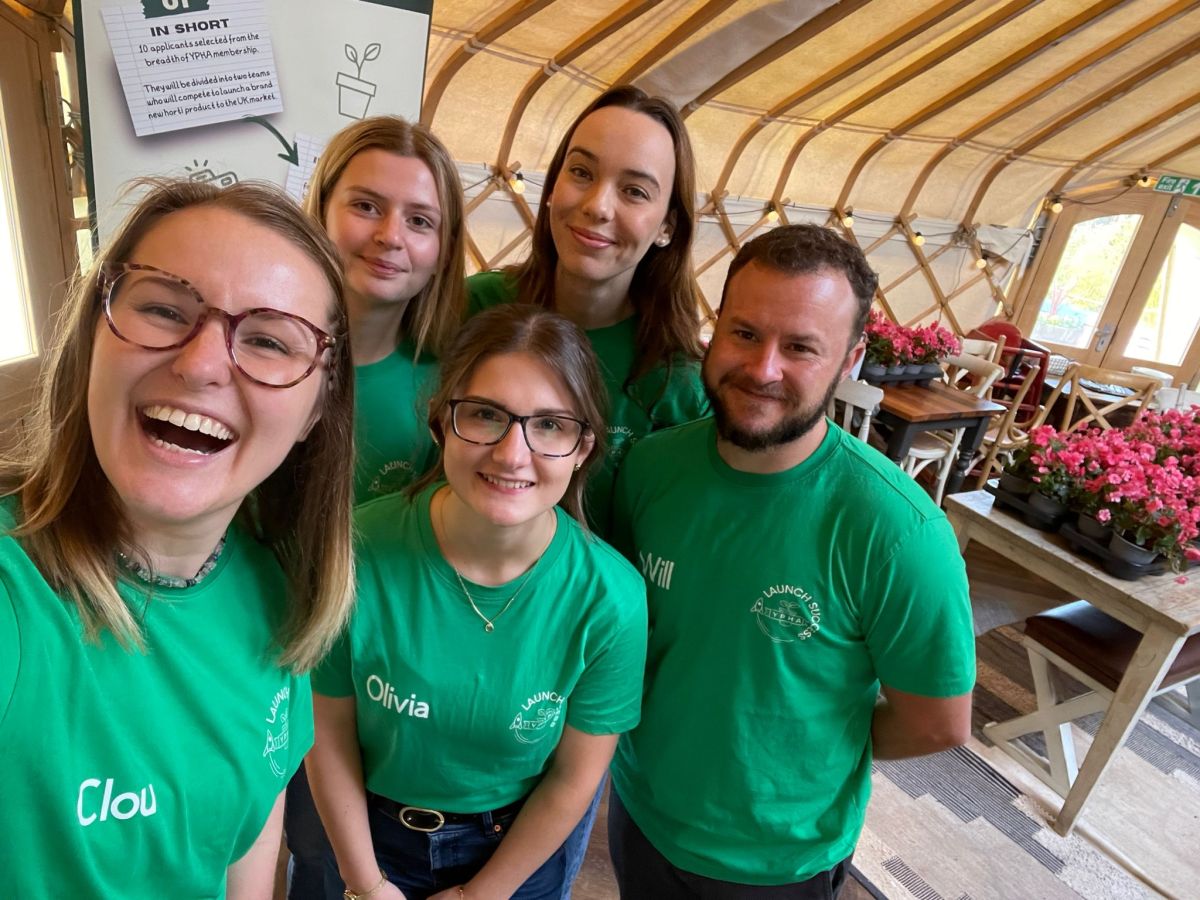 Gardenforum News - People - Green Team unveils new Begonia branding